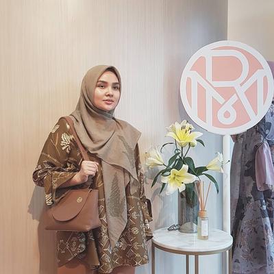 Ini 5 Rancangan Ria Miranda yang Diprediksi Jadi Tren 2019