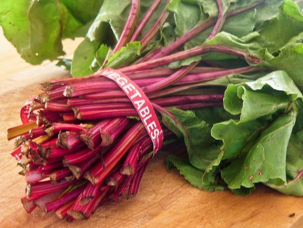 Tak Hanya Buahnya, Manfaat Daun Bit Tak Kalah Menyehatkan