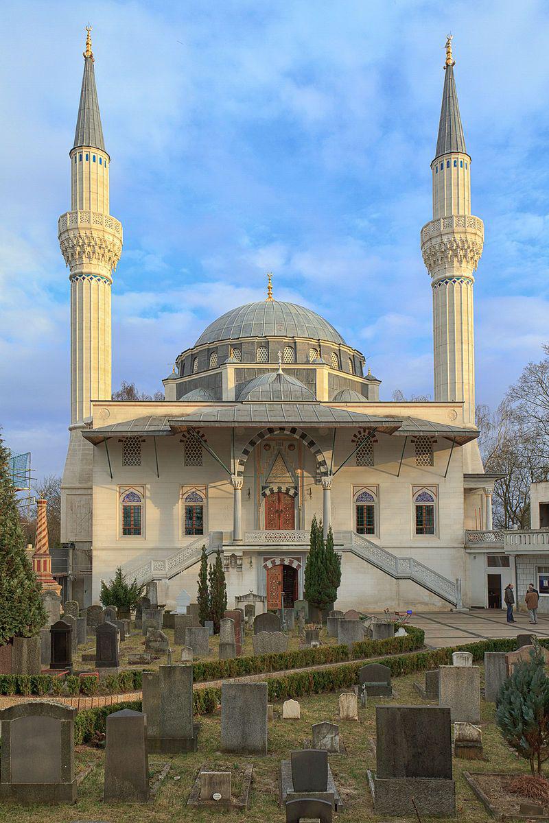 Masjid Megah Menjulang di Kota Berlin