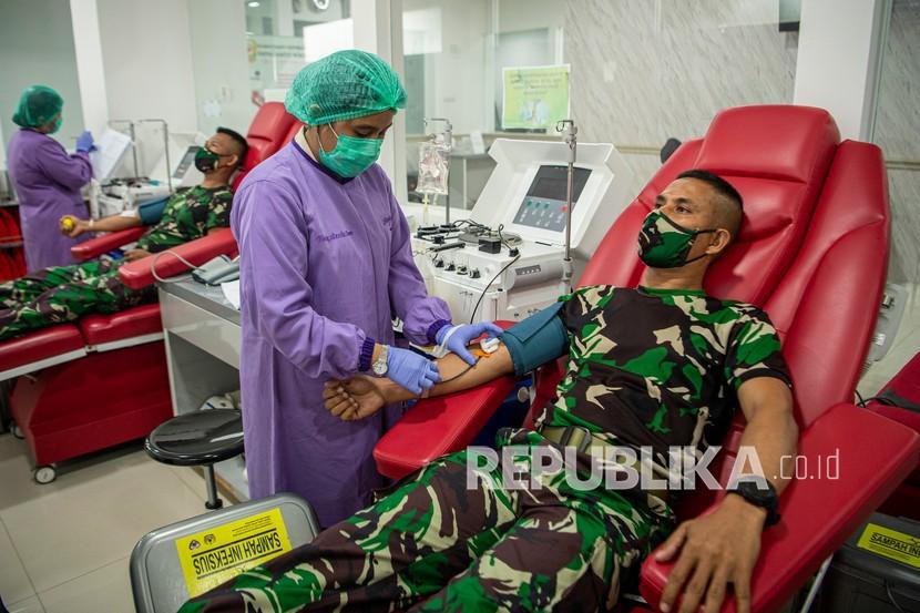 32 Perwira Secapa AD Ikuti Donor Plasma