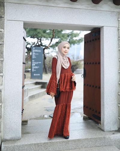 Inspirasi Hijab Cantik Ala Gaya Influencer Hamidah Rachmayanti