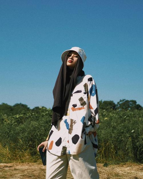 4 Inspirasi Padu Padan Hijab Japanese Style ala Selebgram Aufa Tokyo