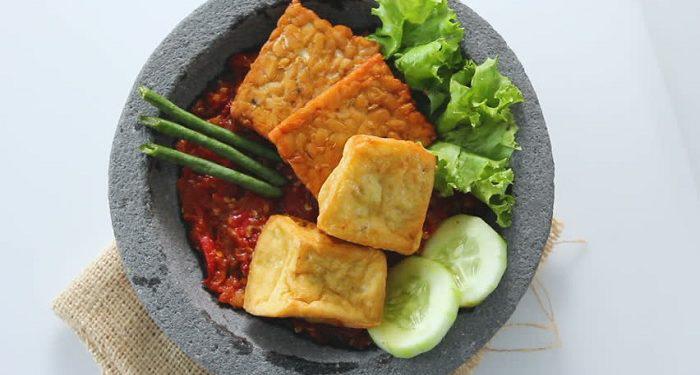 Buat Sendiri Tahu Tempe Penyet di Rumah, Begini Caranya