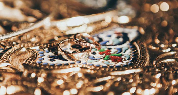 Wasiatnya Adalah Uang Riba