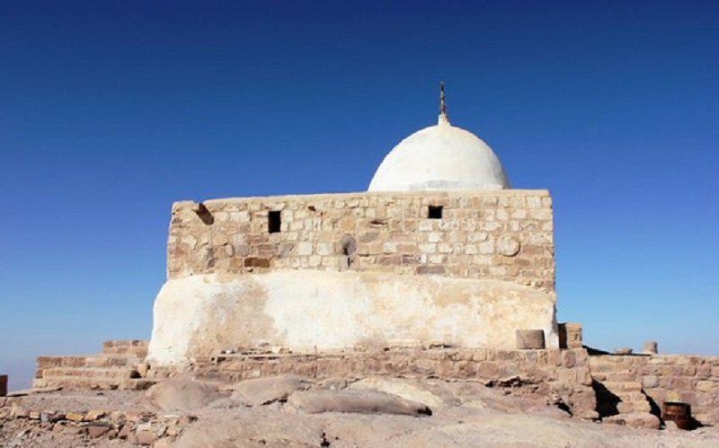 Berada di Atas Gunung, Ini Penampakan Makam Nabi Harun AS