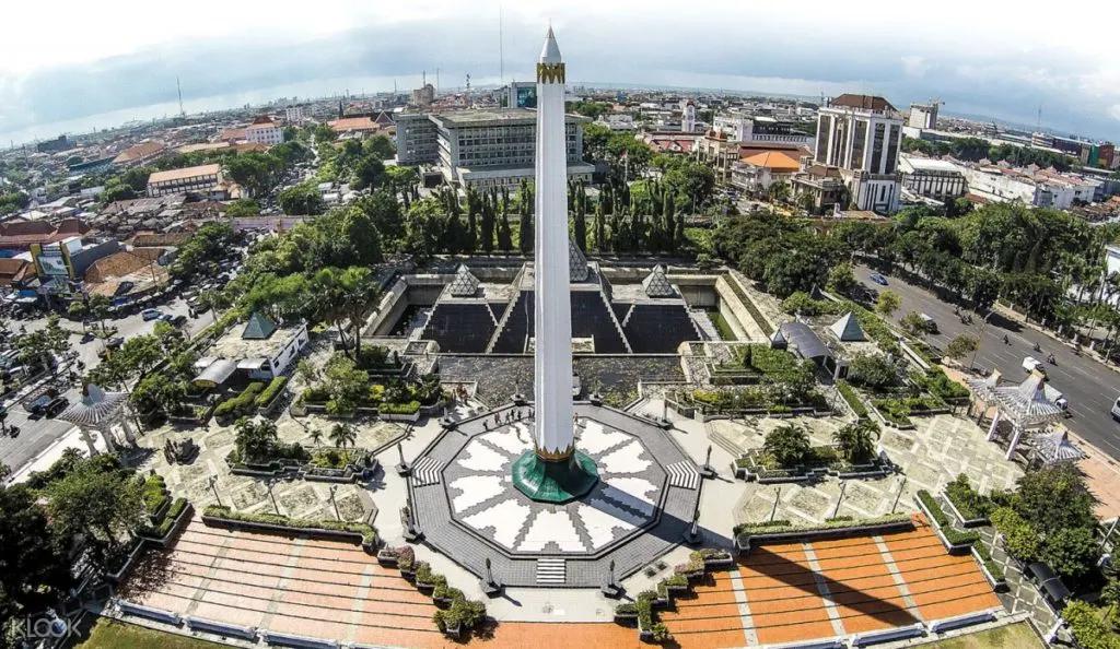 5 Patung dan Monumen Ikonik di Surabaya, Keren untuk Foto-Foto!