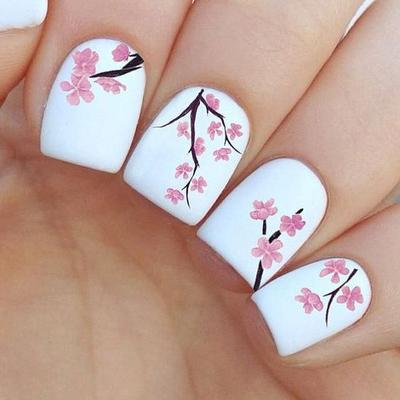 Cantiknya 5 Inspirasi Nail Art Bunga dengan Nuansa Putih Ini Bisa Kamu ...