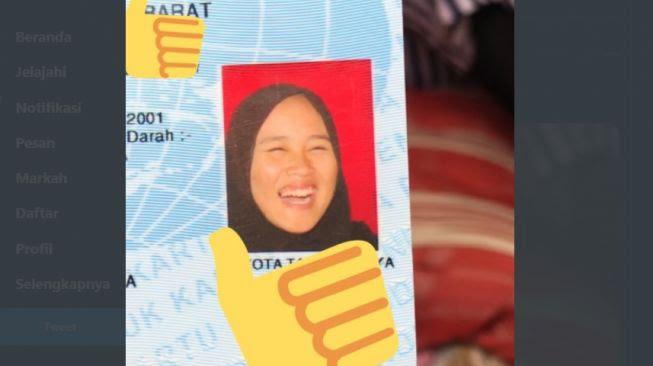 Unik, Foto KTP Perempuan Ini Pose Tertawa Lepas