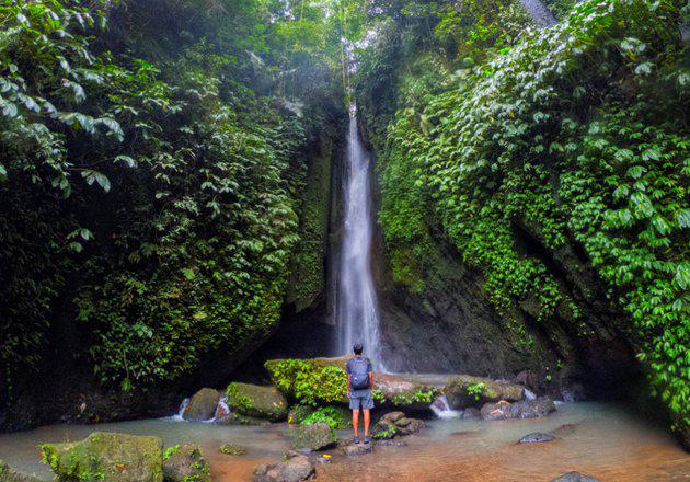 Sensasi Air Terjun di Pedalaman Bali